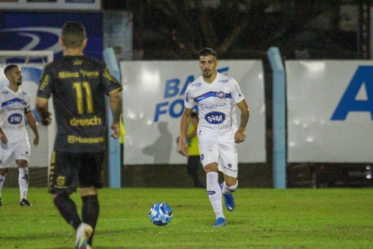 Caxias afunda o Novo Hamburgo e vira vice-líder do Grupo 8 da Série D ...