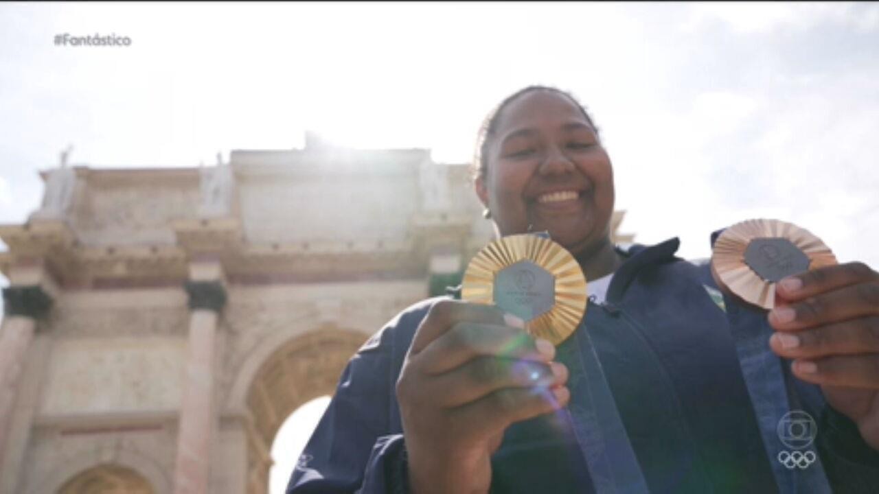 Bia Souza leva medalhas ao Louvre e celebra carinho de fãs: "Estou me ...