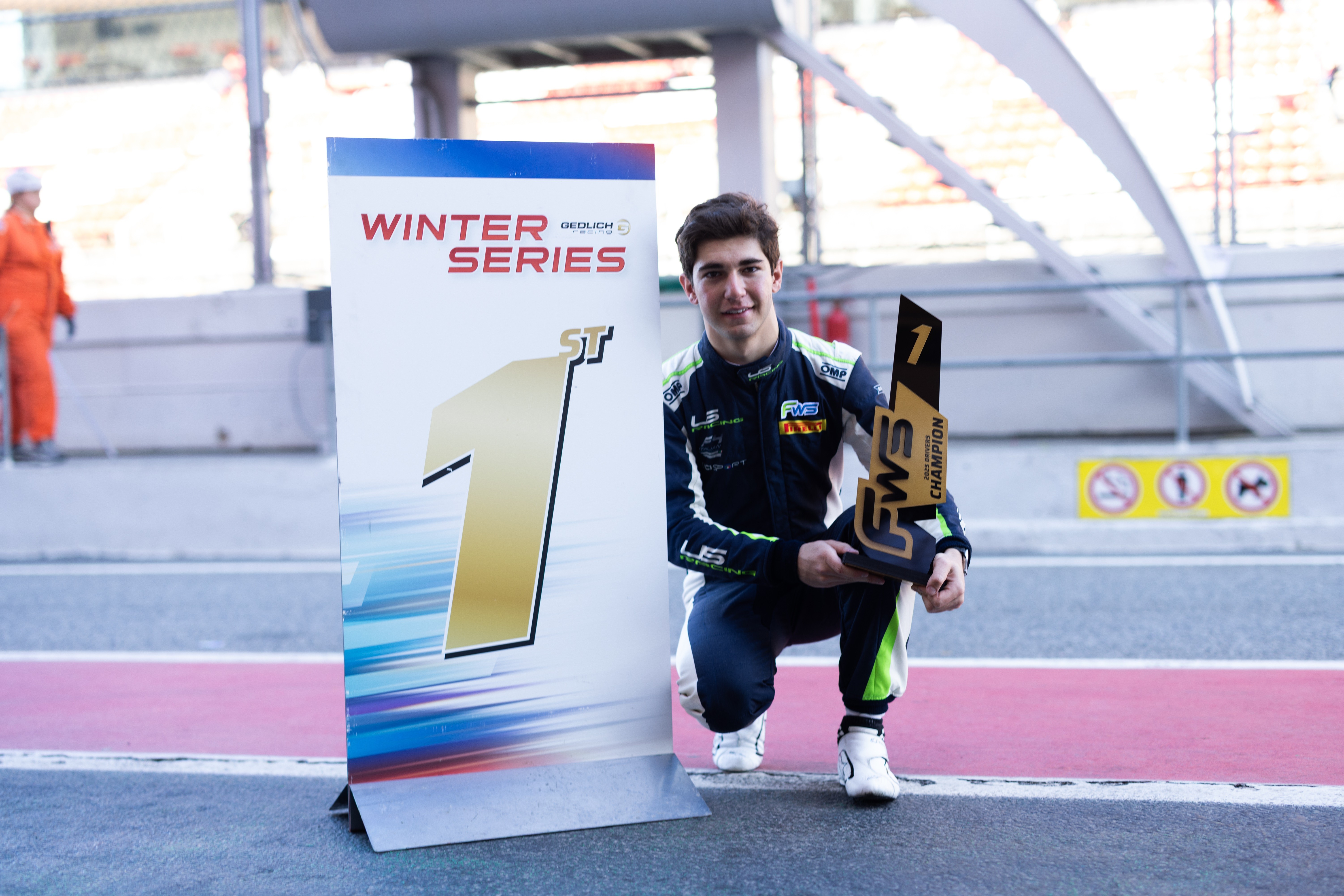 Em Barcelona, Gabriel Gomez é campeão da F4 Winter Series 2025