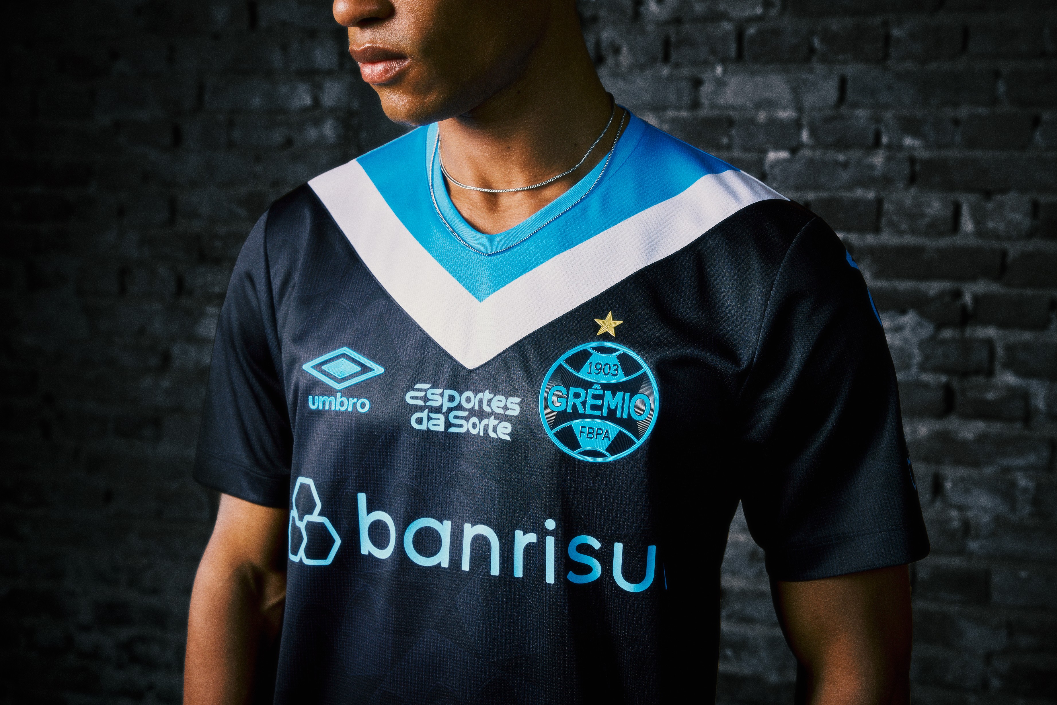 Grêmio lança terceiro uniforme para a temporada; veja fotos | Ge