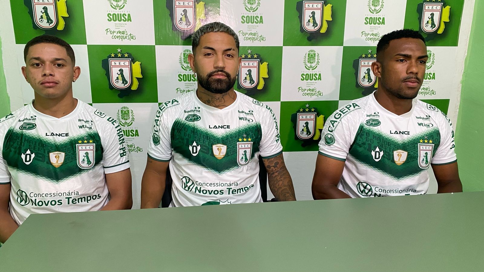 Sousa contrata dupla para o meio de campo e segue reforçando o elenco ...