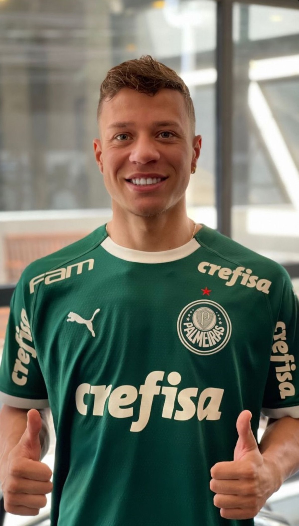 Palmeiras acerta com o lateral-direito Lucas Sena após jogador não ...