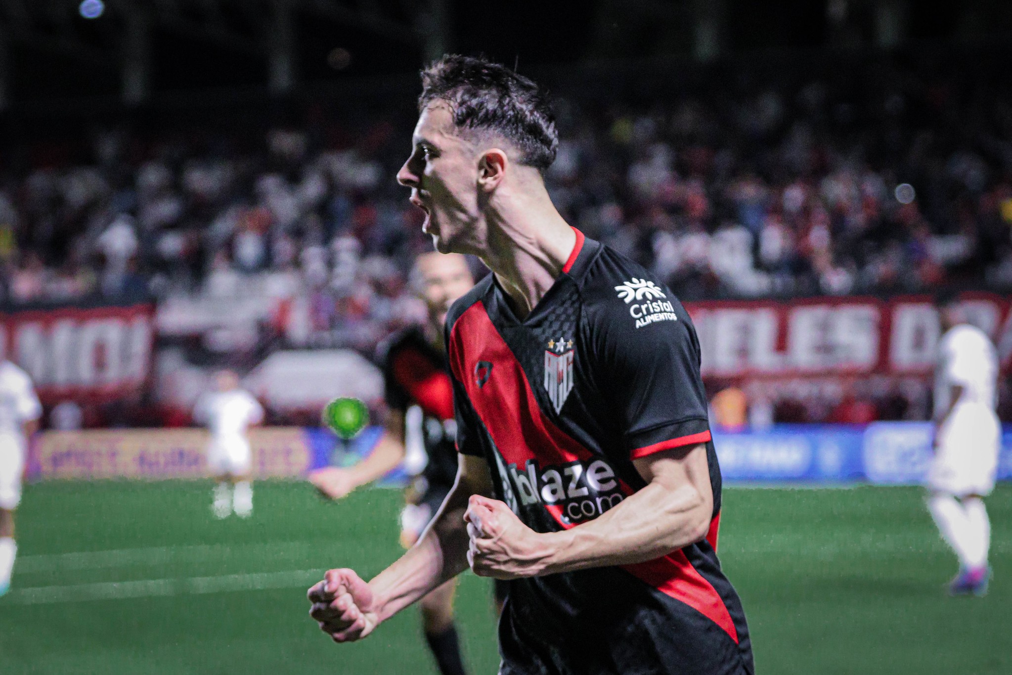 Após duas temporadas, Shaylon fica sem contrato e não permanece no ...