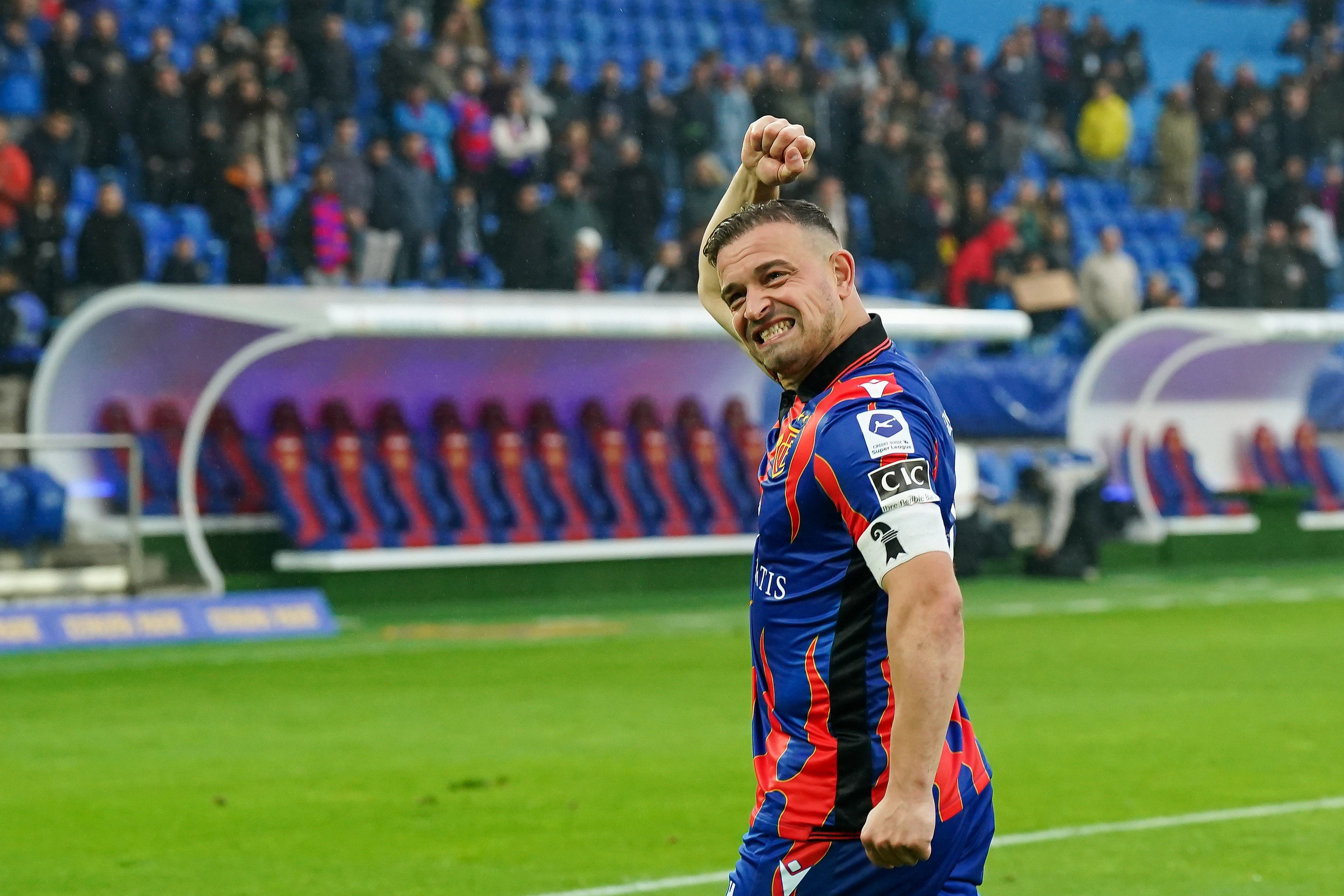Shaqiri tira o Basel da fila do Campeonato Suíço no primeiro ano de ...