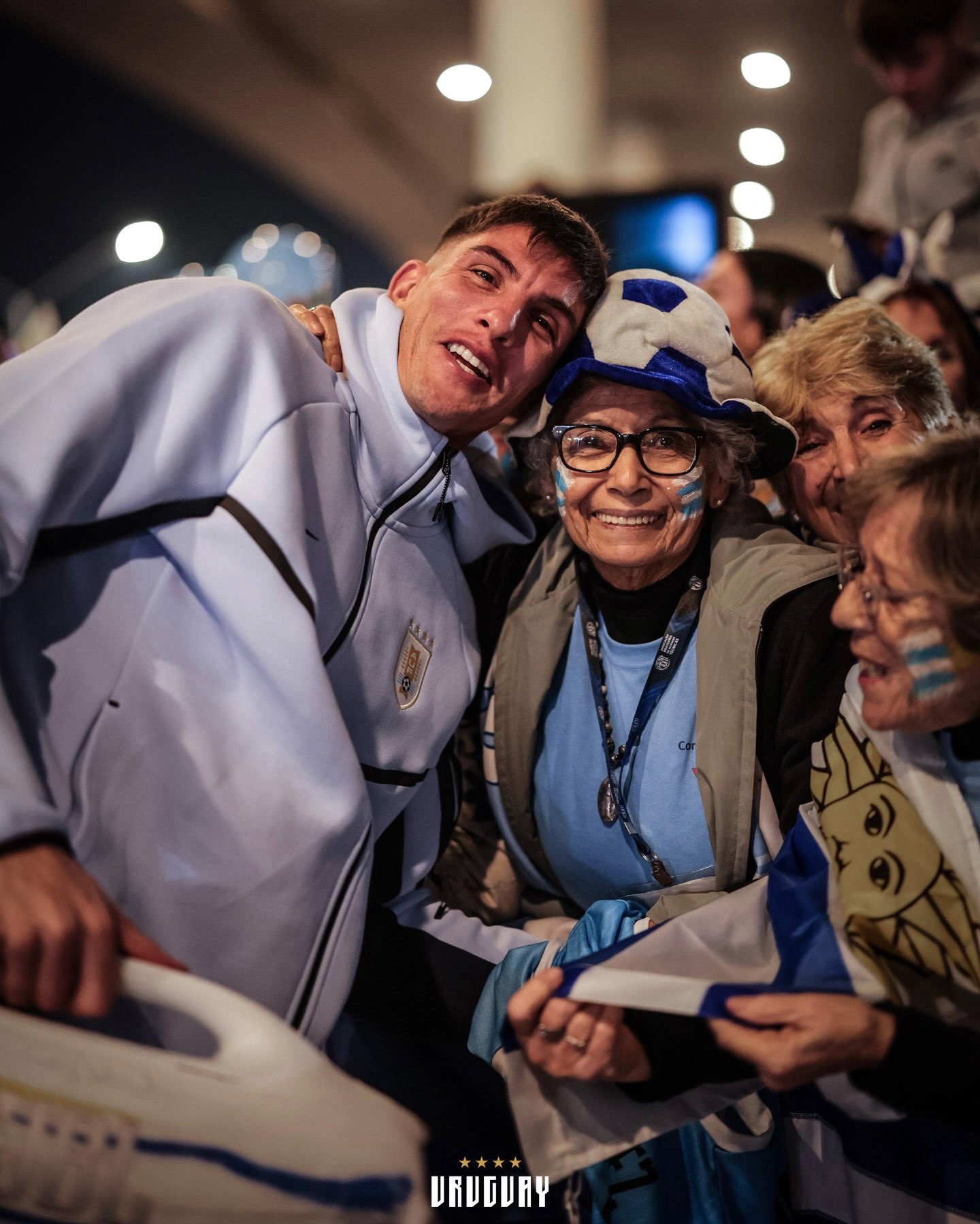 Com festa, Uruguai embarca para a disputa da Copa do Mundo | Ge