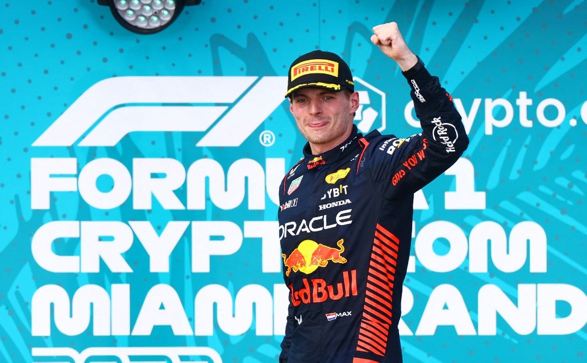 Verstappen vence GP de Miami após largar do nono lugar | fórmula 1 | ge