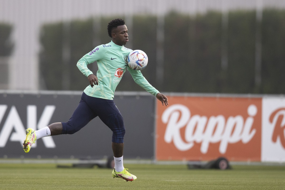 Treinos acenam com Seleção mais ofensiva e chance para Vini Jr contra a ...