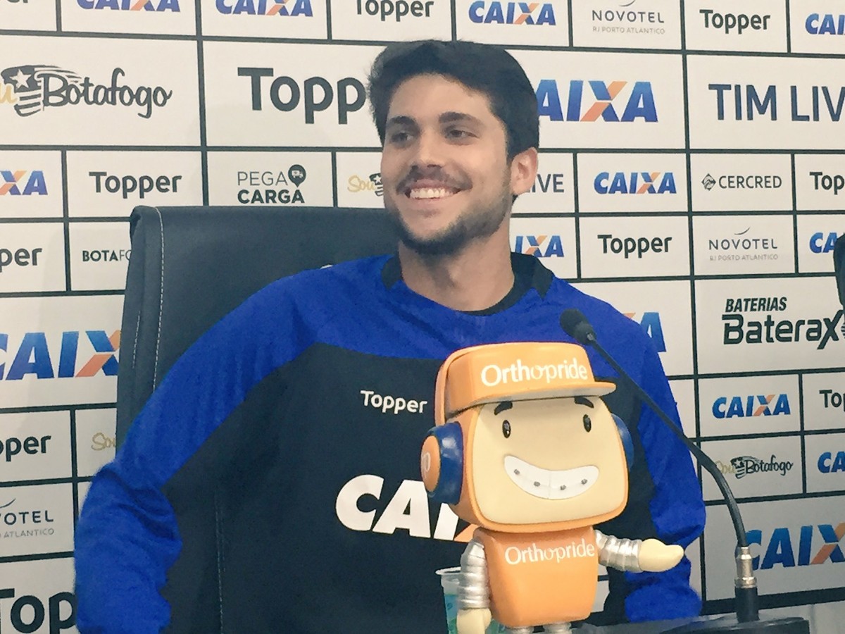 Rabello vê Libertadores como meta difícil no Botafogo, mas... "Sonhar é ...