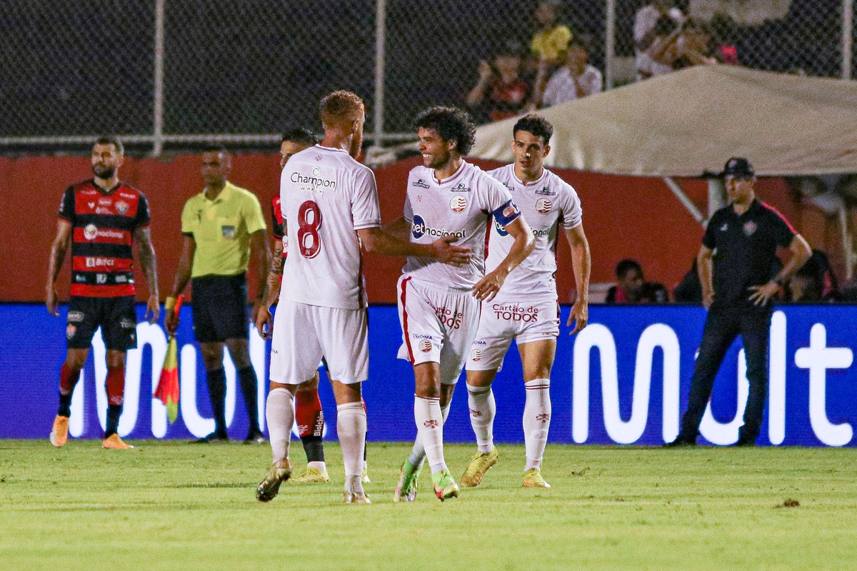 Destaque do Náutico, Victor Ferraz se aproxima de temporada mais ...