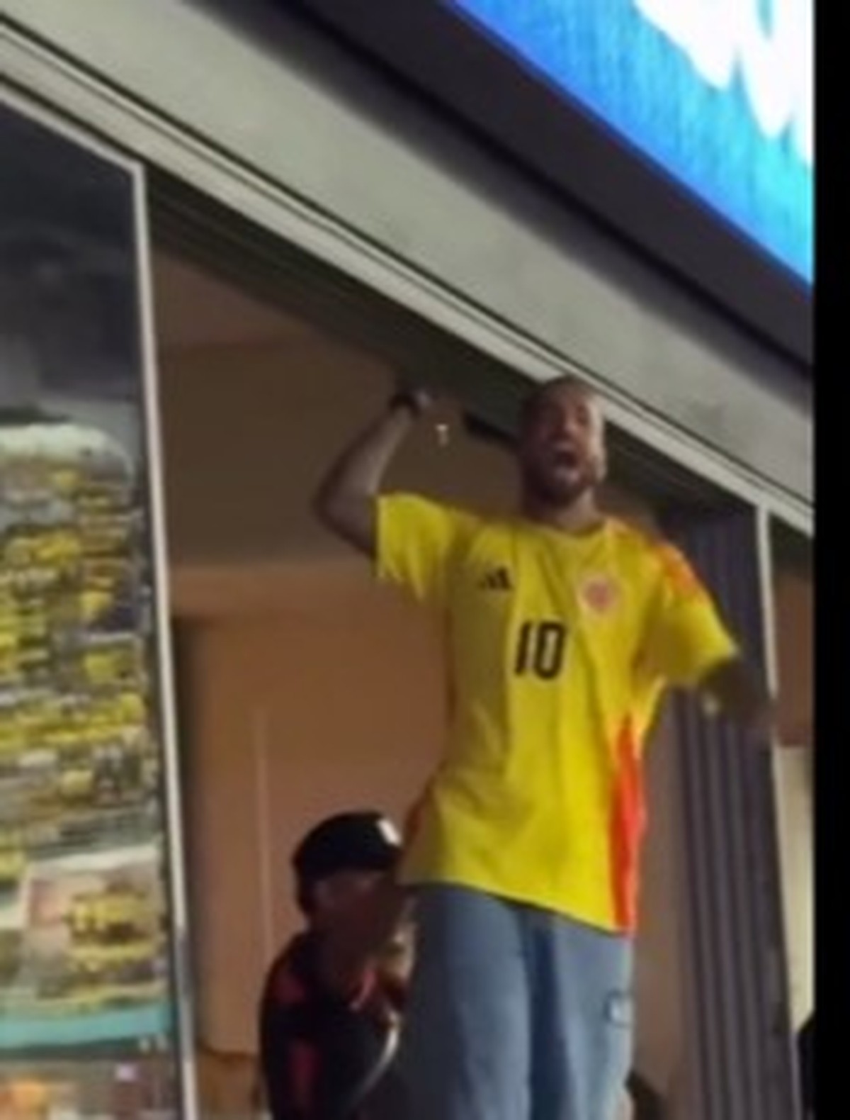 Cantor Maluma cai em provocação e discute com argentinos após vice da ...