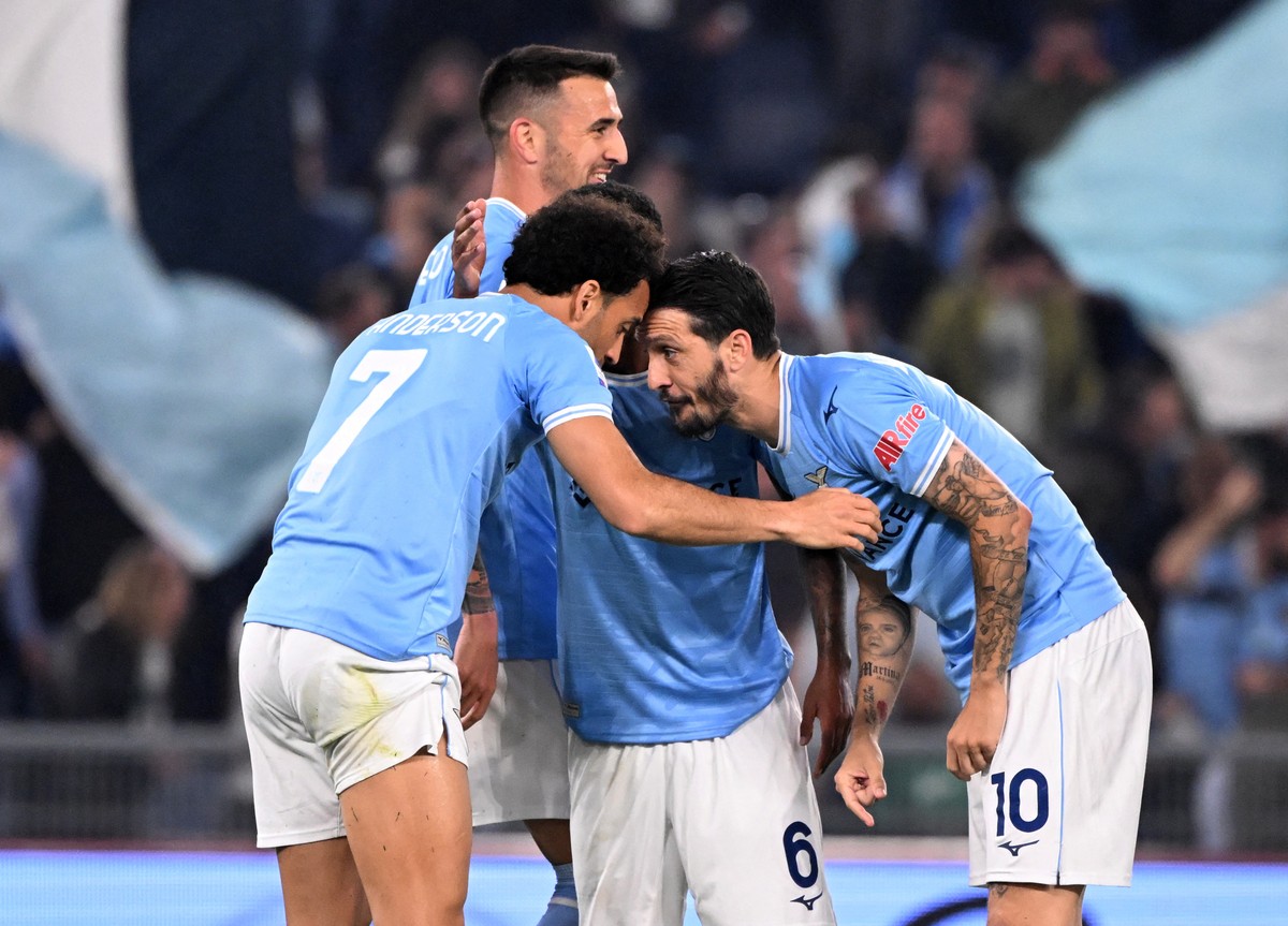 Felipe Anderson marca, Lazio vence e adia título do Napoli no Italiano ...
