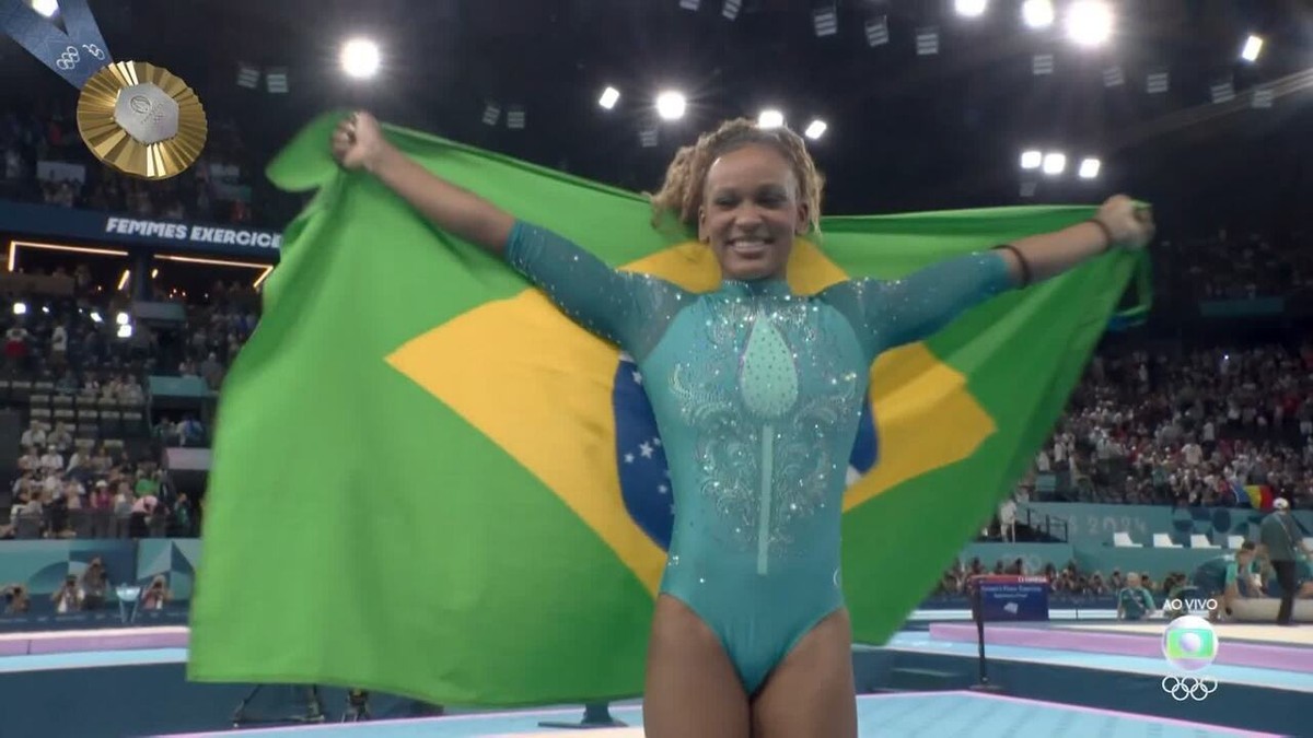 "Não é humana": Biles exalta talento de Rebeca Andrade em documentário ...