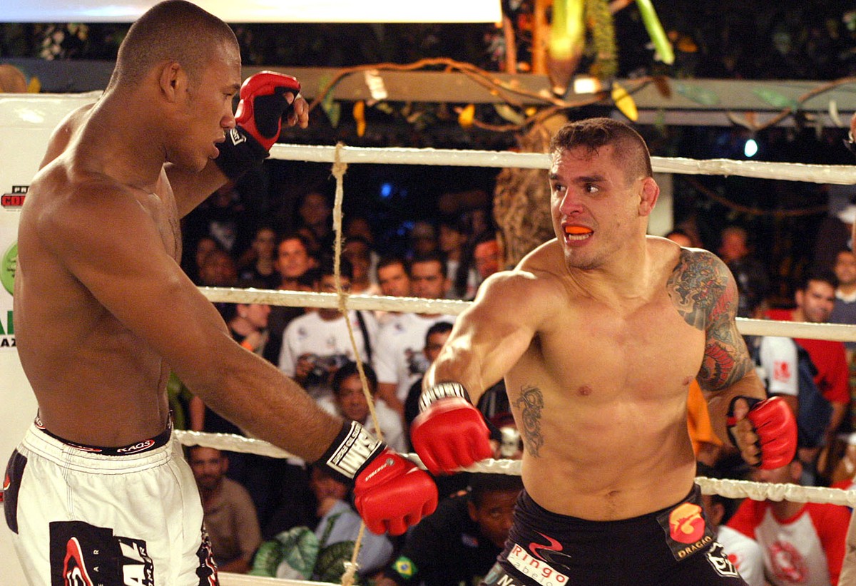 No meio da Amazônia: edição de estreia do Jungle Fight completa 20 anos ...