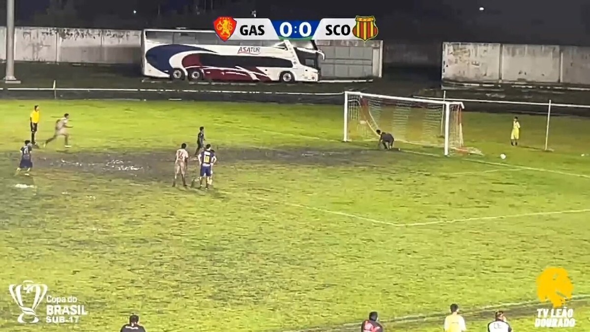 GAS derrota Sampaio Corrêa com gol nos acréscimos e gramado com lama ...