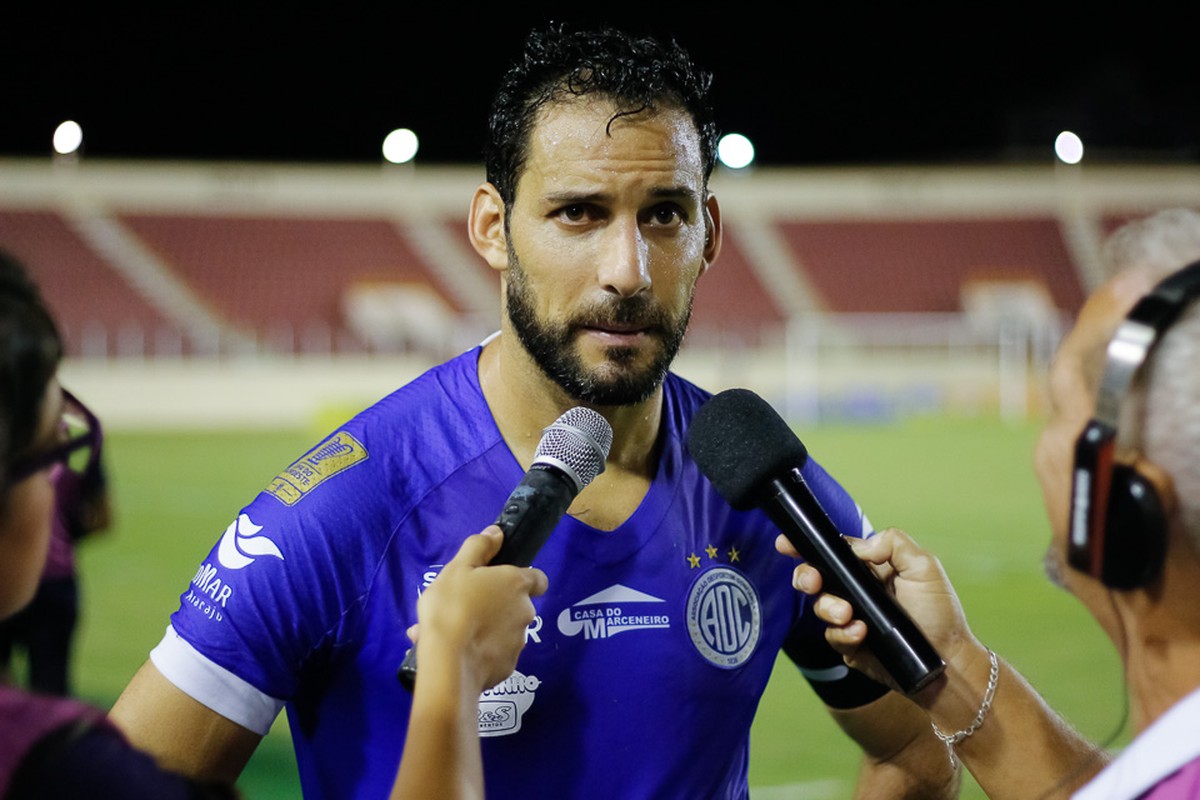 Frontini fala sobre ausência de vitórias, possível titularidade e ...