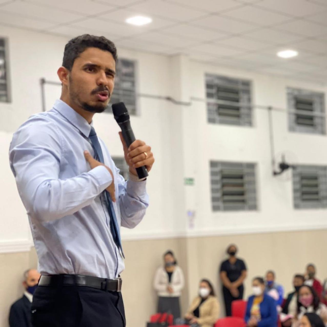 Pastor André Anderson: meia do São Paulo vai da bola à Bíblia e prega ...