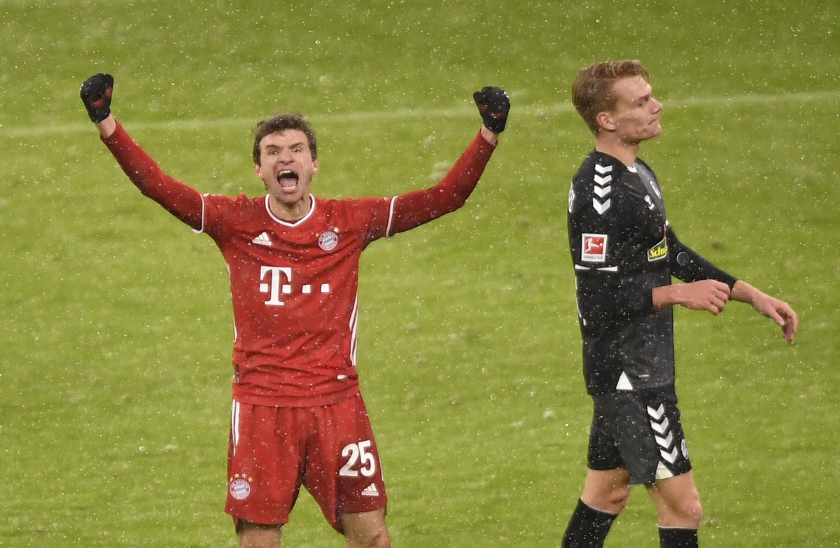 Bayern sofre, mas vence Freiburg em casa sob forte nevasca | futebol ...