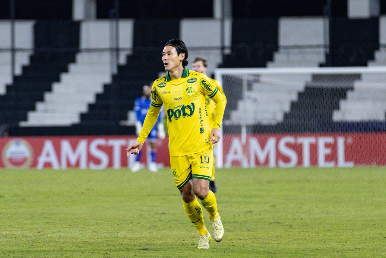 Chico Kim reflete após estreia na Libertadores no país onde cresceu | Ge