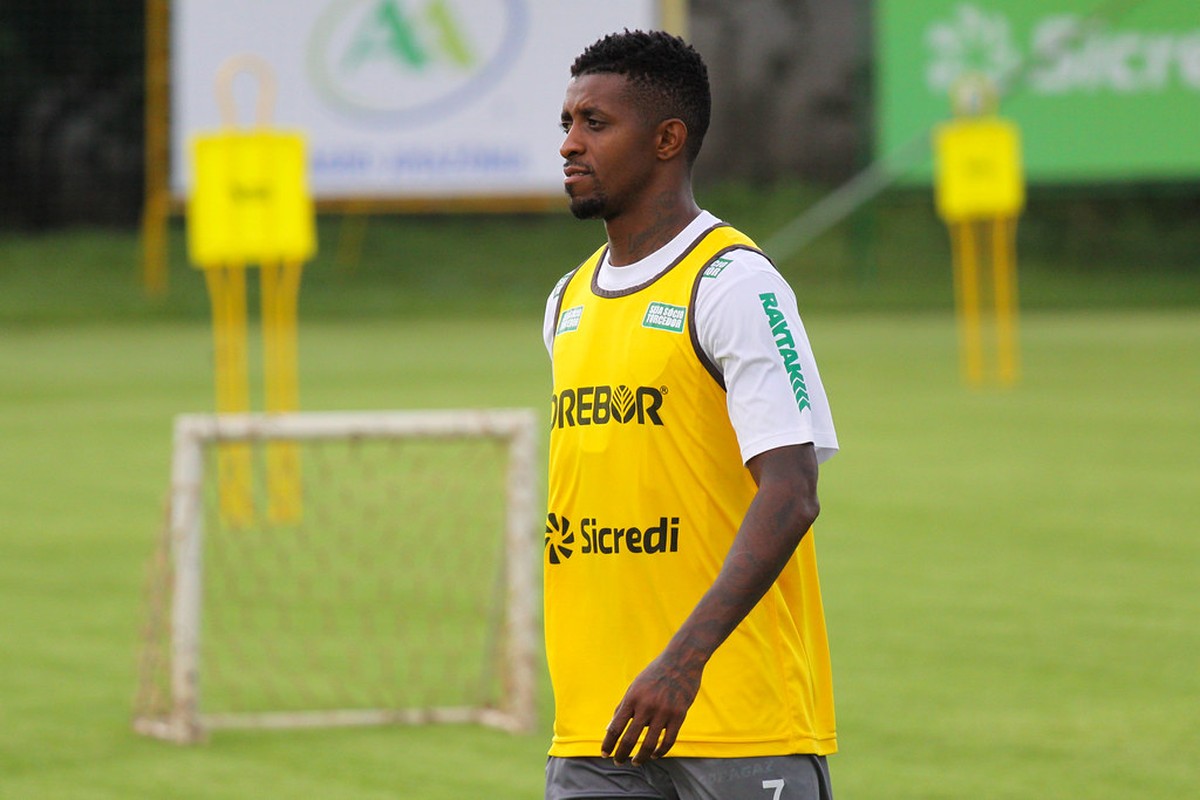 Atacante Jonathan Cafú é apresentado no Cuiabá e se coloca à disposição ...