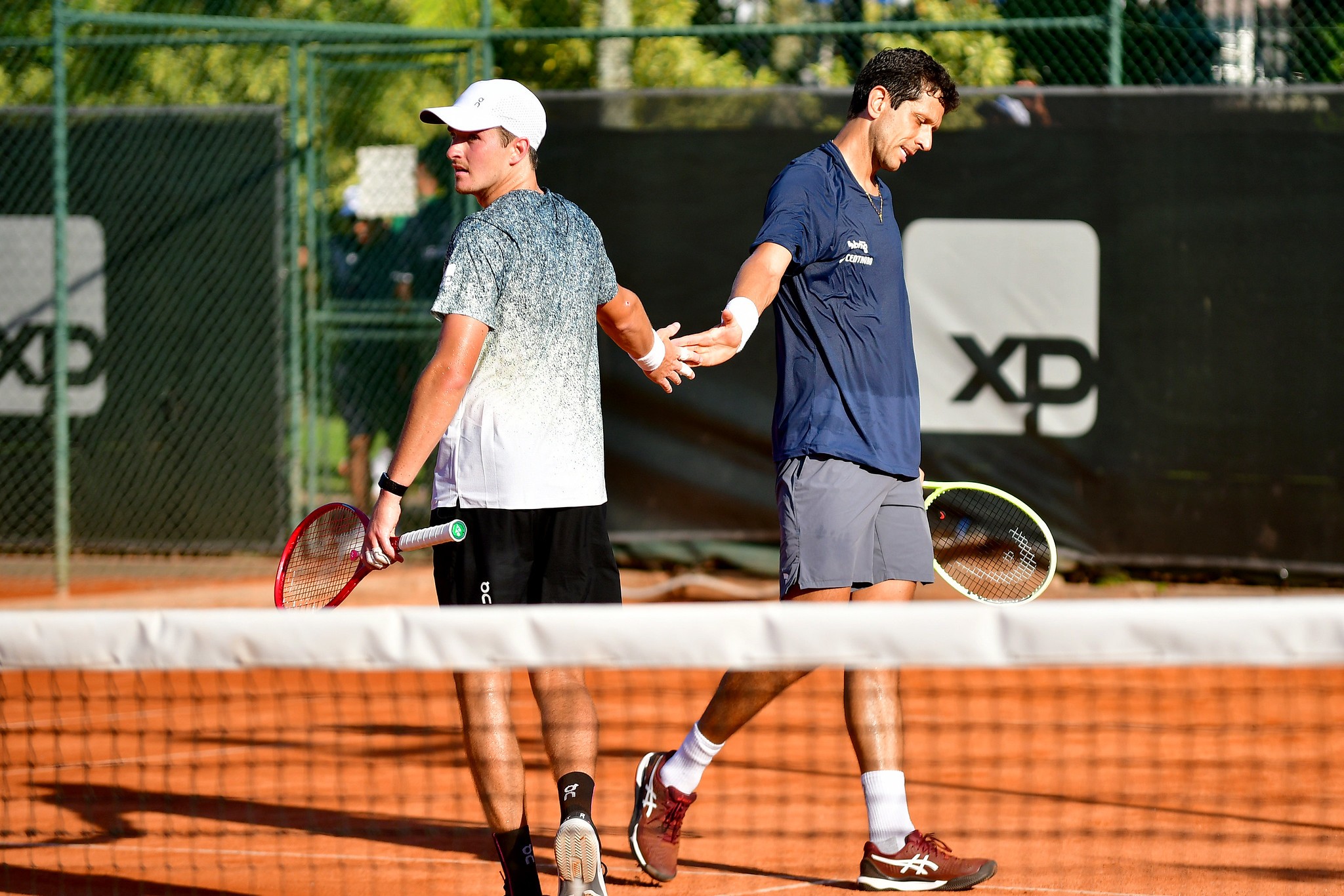 João Fonseca celebra parceria com Marcelo Melo no Rio Open | Ge