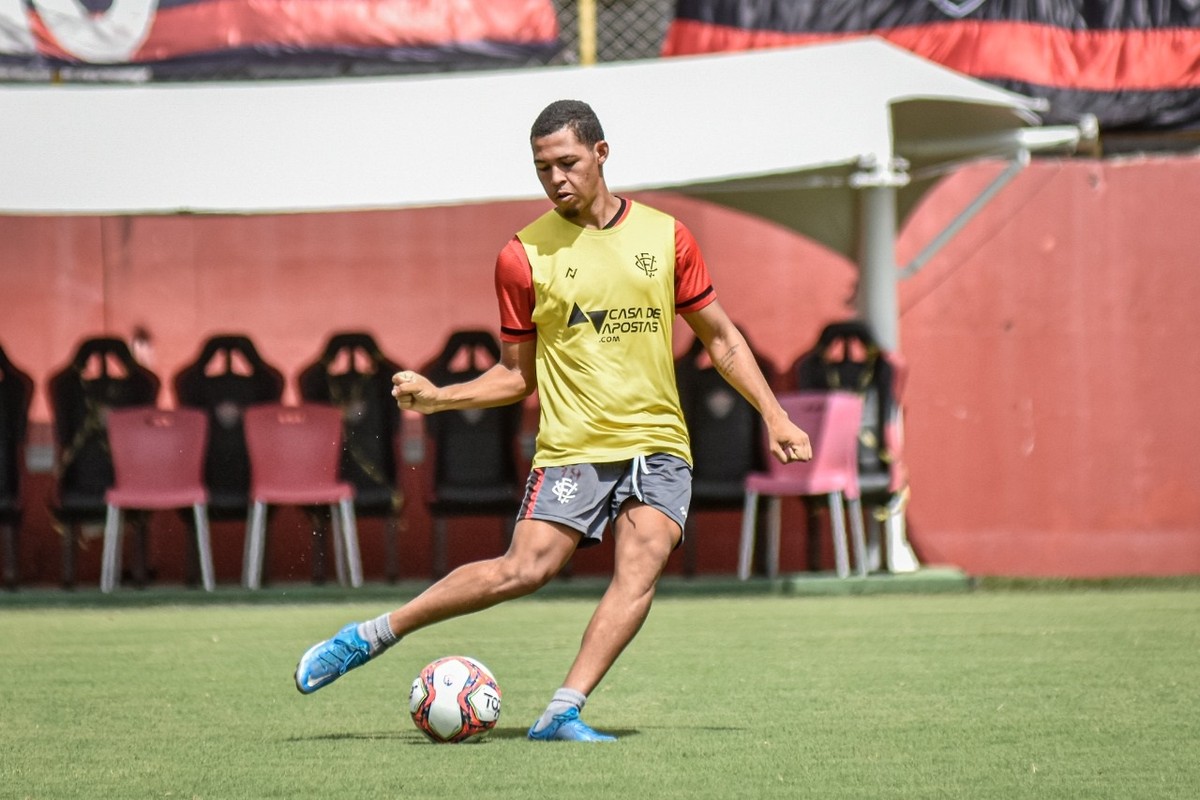 Volante Maykon Douglas acerta retorno ao Maguary | maguary | ge