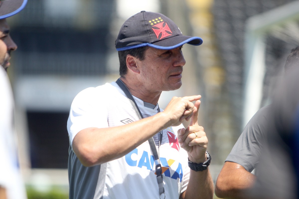 Zé Ricardo muda defesa pela primeira vez e coloca evolução à prova ...