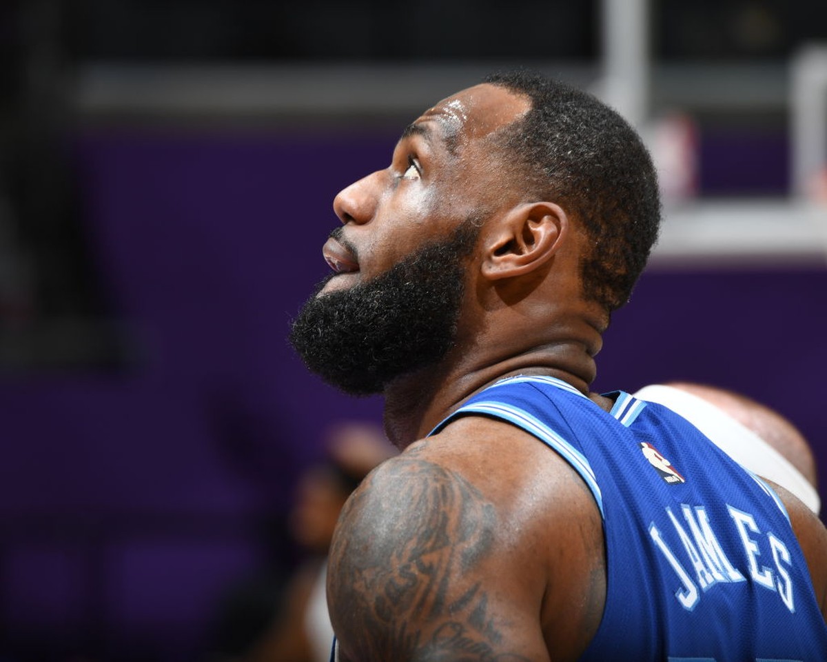 "Honrado e grato", diz LeBron James após se tornar 3º jogador da ...