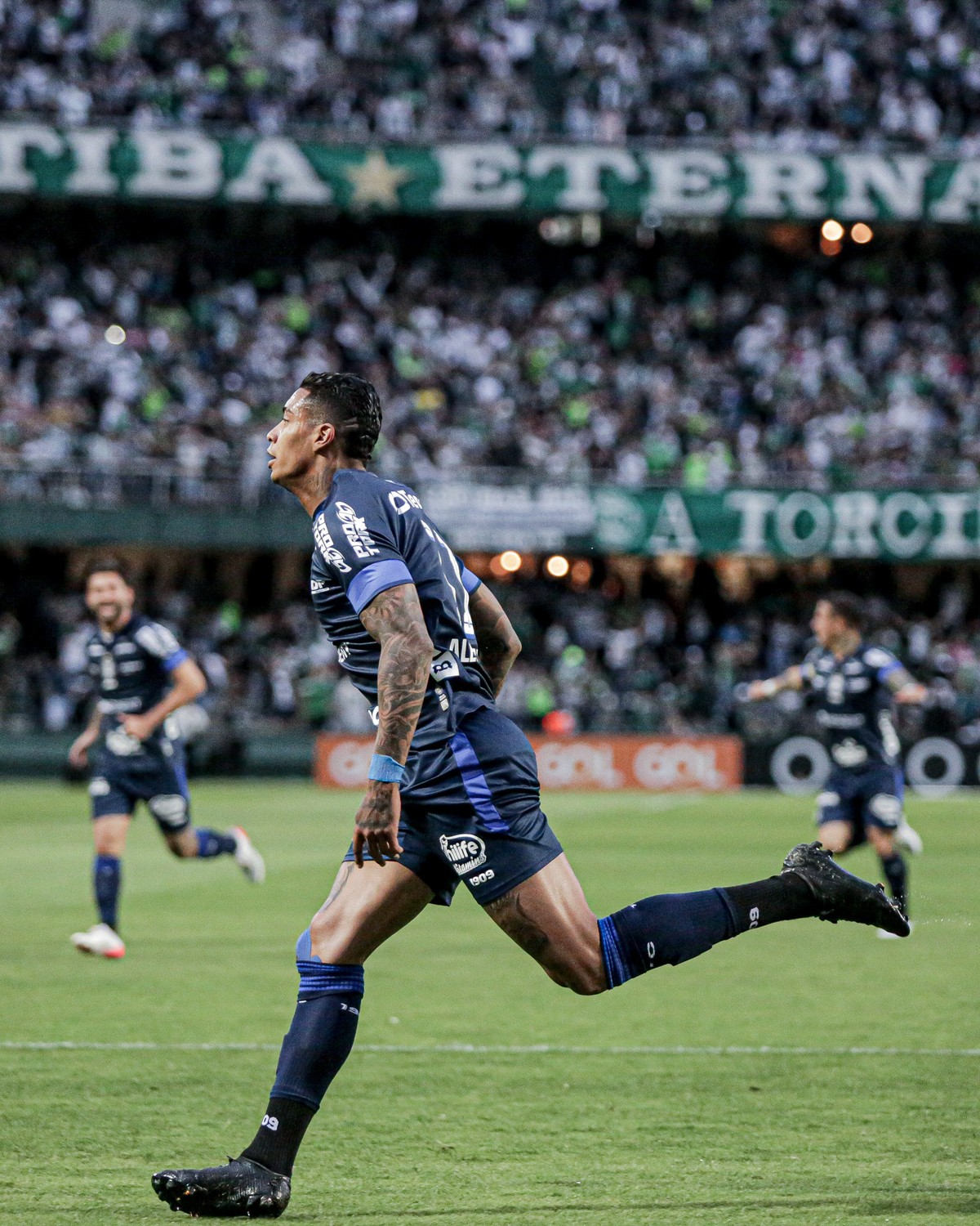 Atuações do Coritiba: Warley é expulso com três minutos, e Alef Manga ...