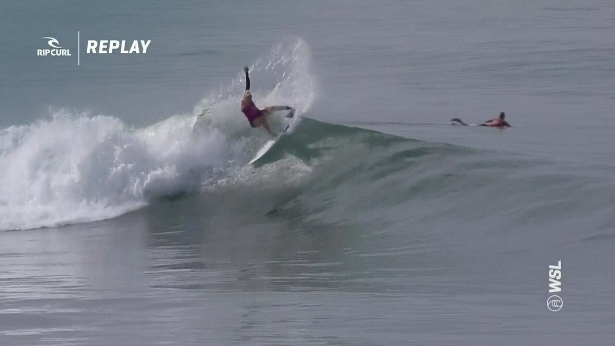 Tati Weston-Webb toma virada e acaba em 4º lugar no WSL Finals | surfe | ge