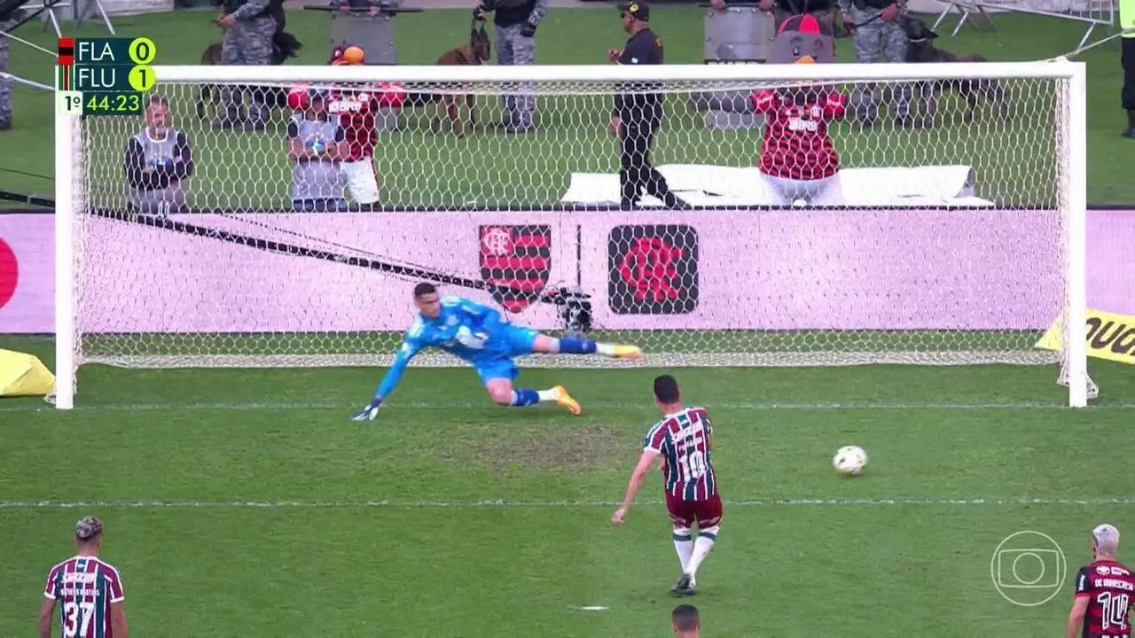 Fluminense fecha ano iluminado em Fla-Flus impondo primeira derrota ao ...