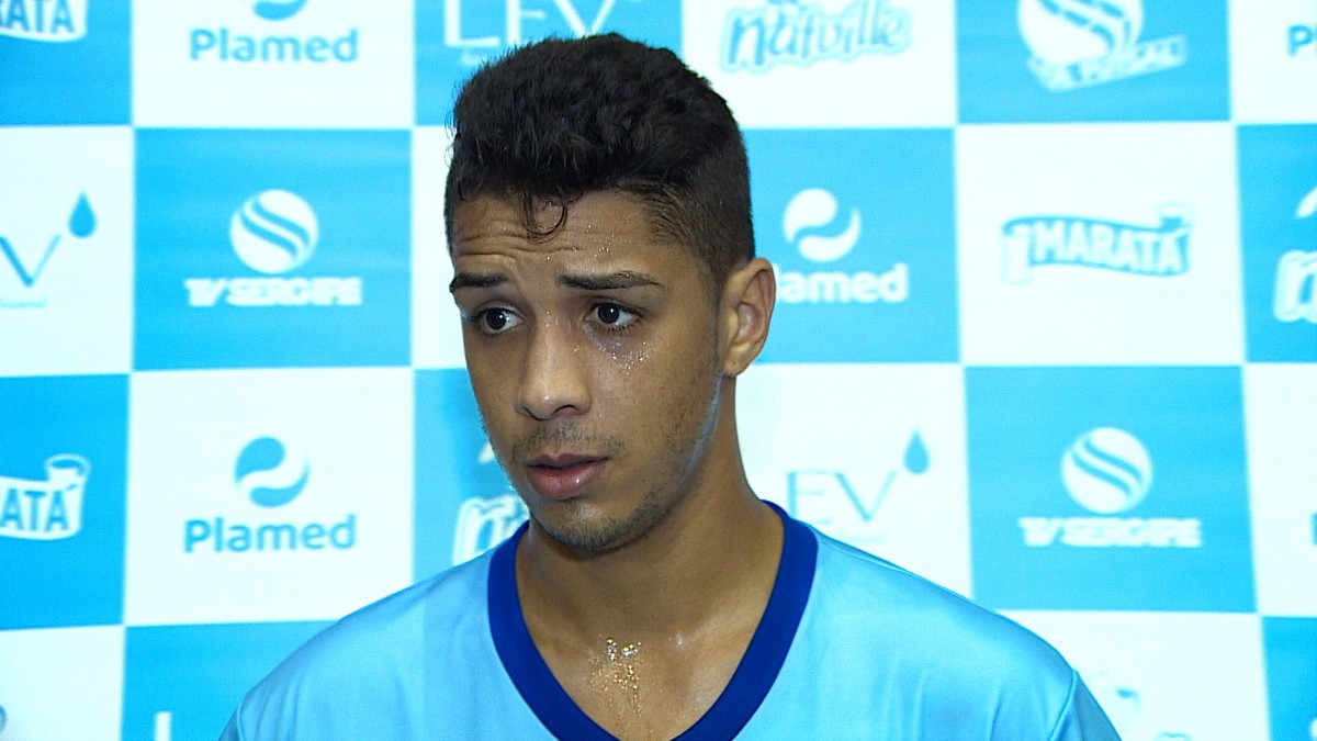 Xande diz que vitória foi mais importante que marcar três vezes e fazer ...