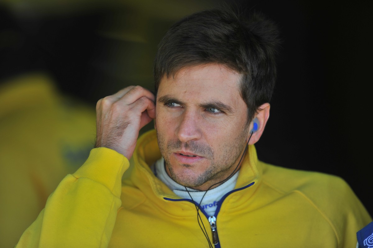 Daniel Serra lidera primeiro treino livre da Stock Car na fria Cascavel ...