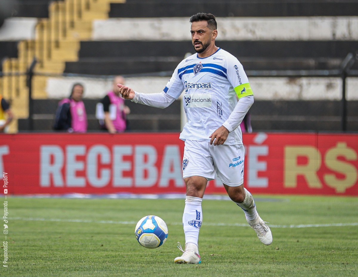 Robinho comemora sequência no time titular e marca de 50 jogos pelo ...