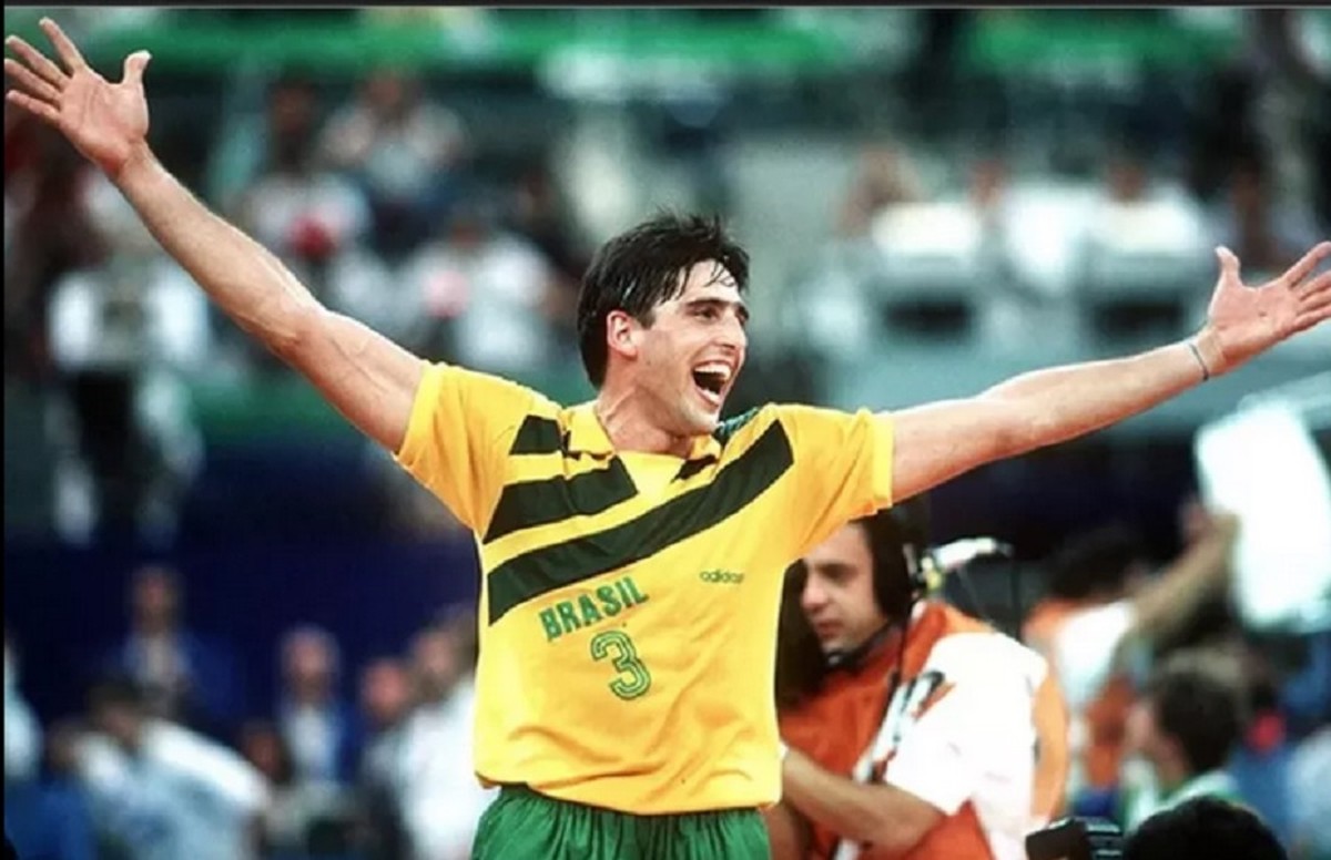 Ouro em 5 atos: Giovane Gávio conta bastidores 30 anos após título do ...