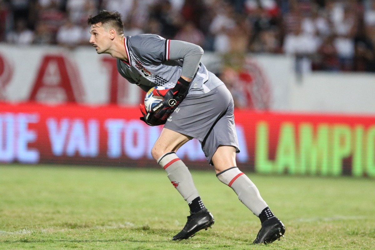 Michael Fracaro anuncia renovação de contrato com o Santa Cruz | santa ...