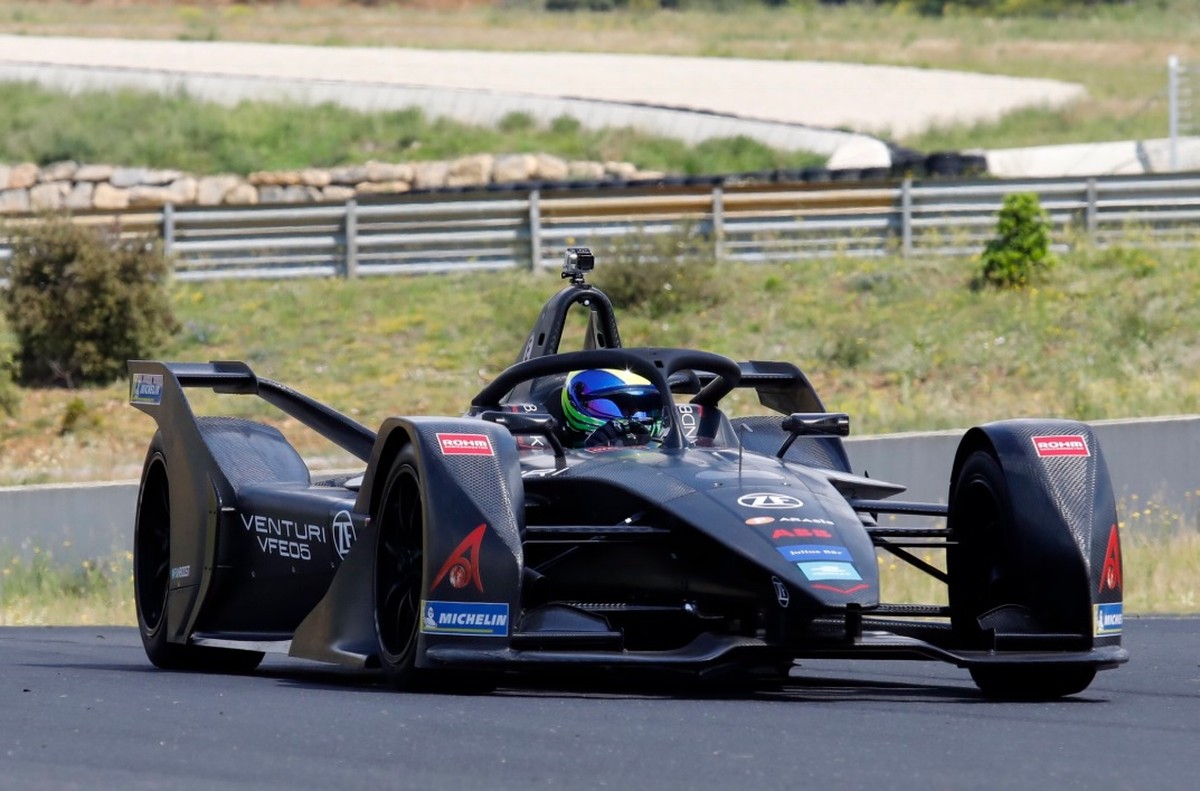 Equipe divulga fotos do primeiro teste de Felipe Massa com novo carro ...