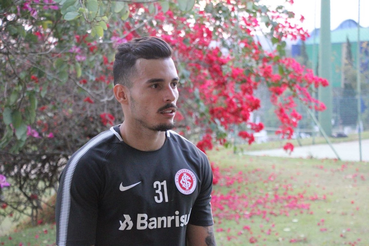 Zeca valoriza pausa e se vê 100% pronto para retomar titularidade ...