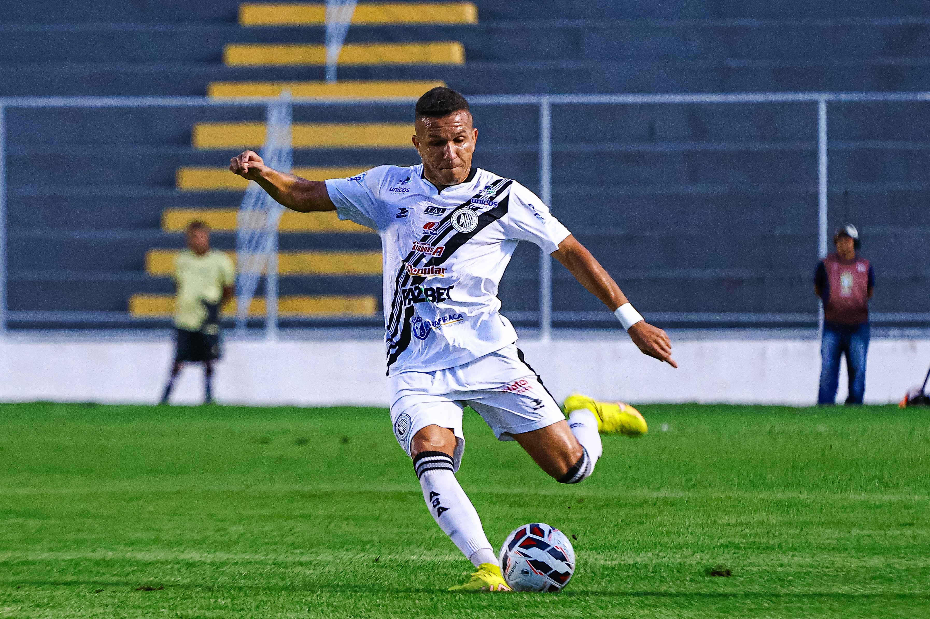 América-RN contrata lateral-esquerdo Charles, ex-ASA | Ge