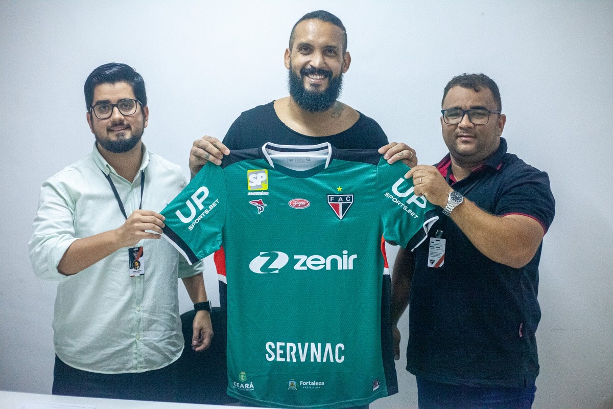 Douglas Dias renova com Ferroviário até 2024 | ferroviário | ge