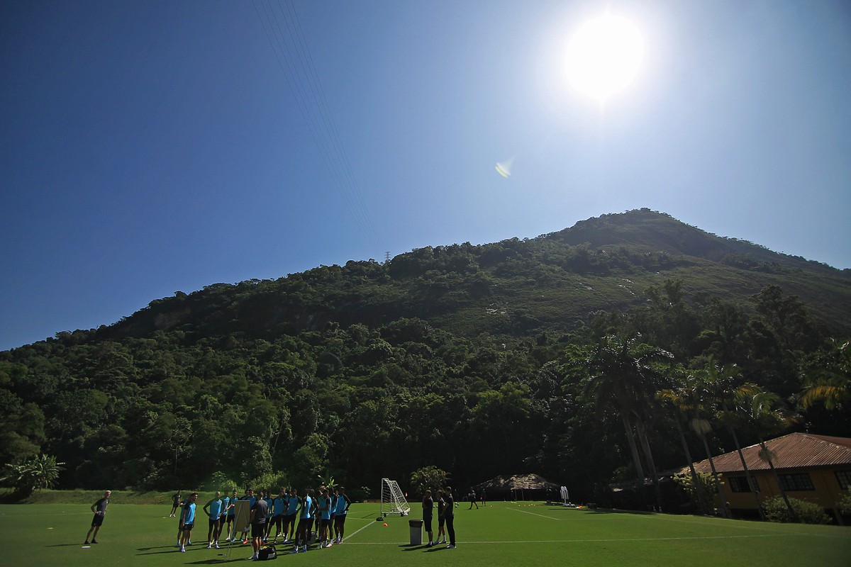 Negociação com CFZ não avança, Botafogo faz adaptações no Lonier e ...