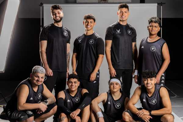 Fluxo apresenta time renovado de Free Fire de emulador para 2024 | por ...