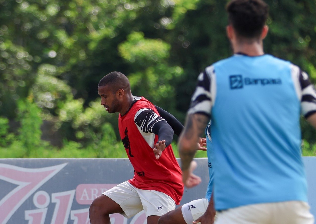 Na quarta temporada pelo Paysandu, Edilson se diz orgulhoso da ...