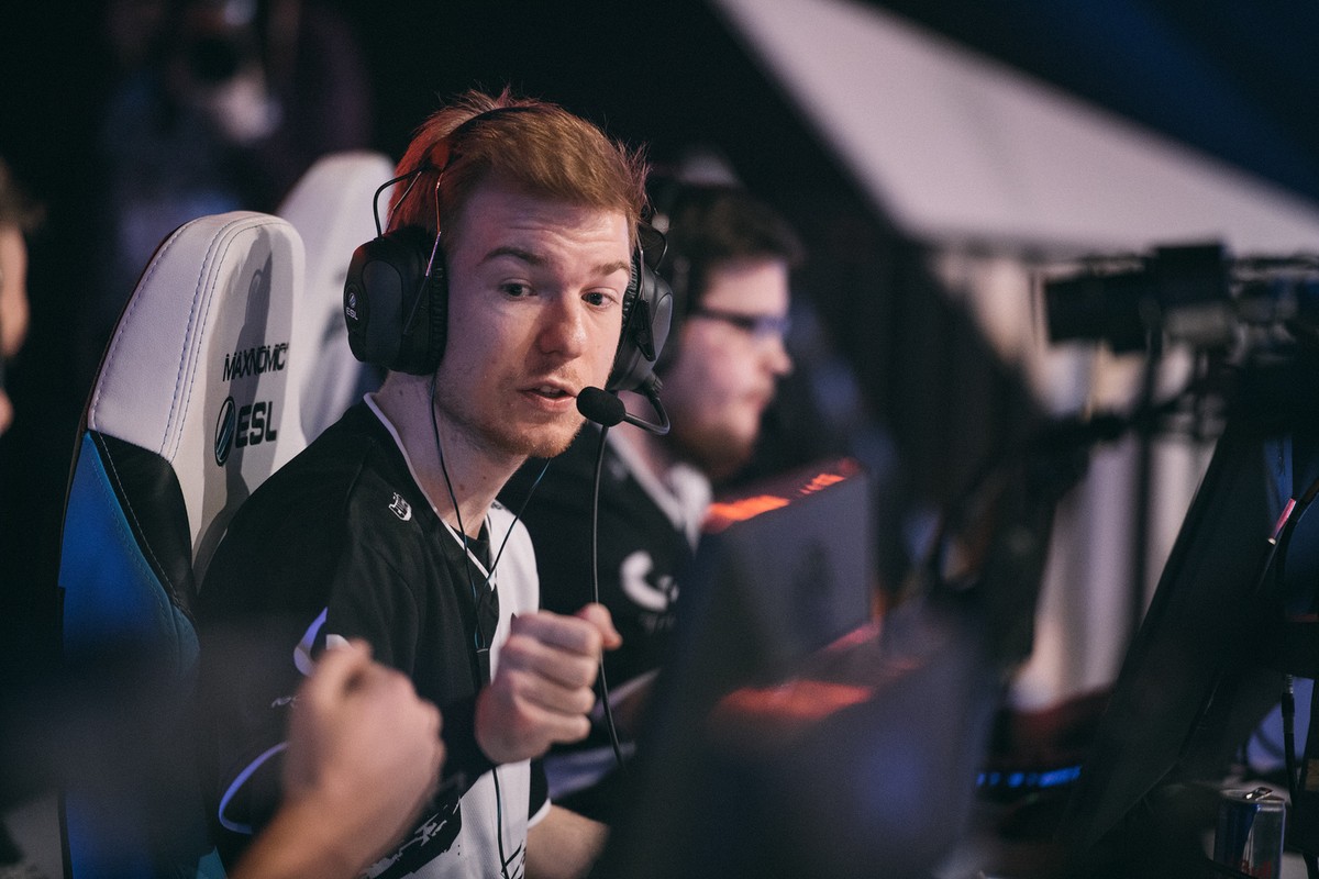 R6: Pengu reacende discussão do bug de áudio nos explosivos | rainbow 6 ...