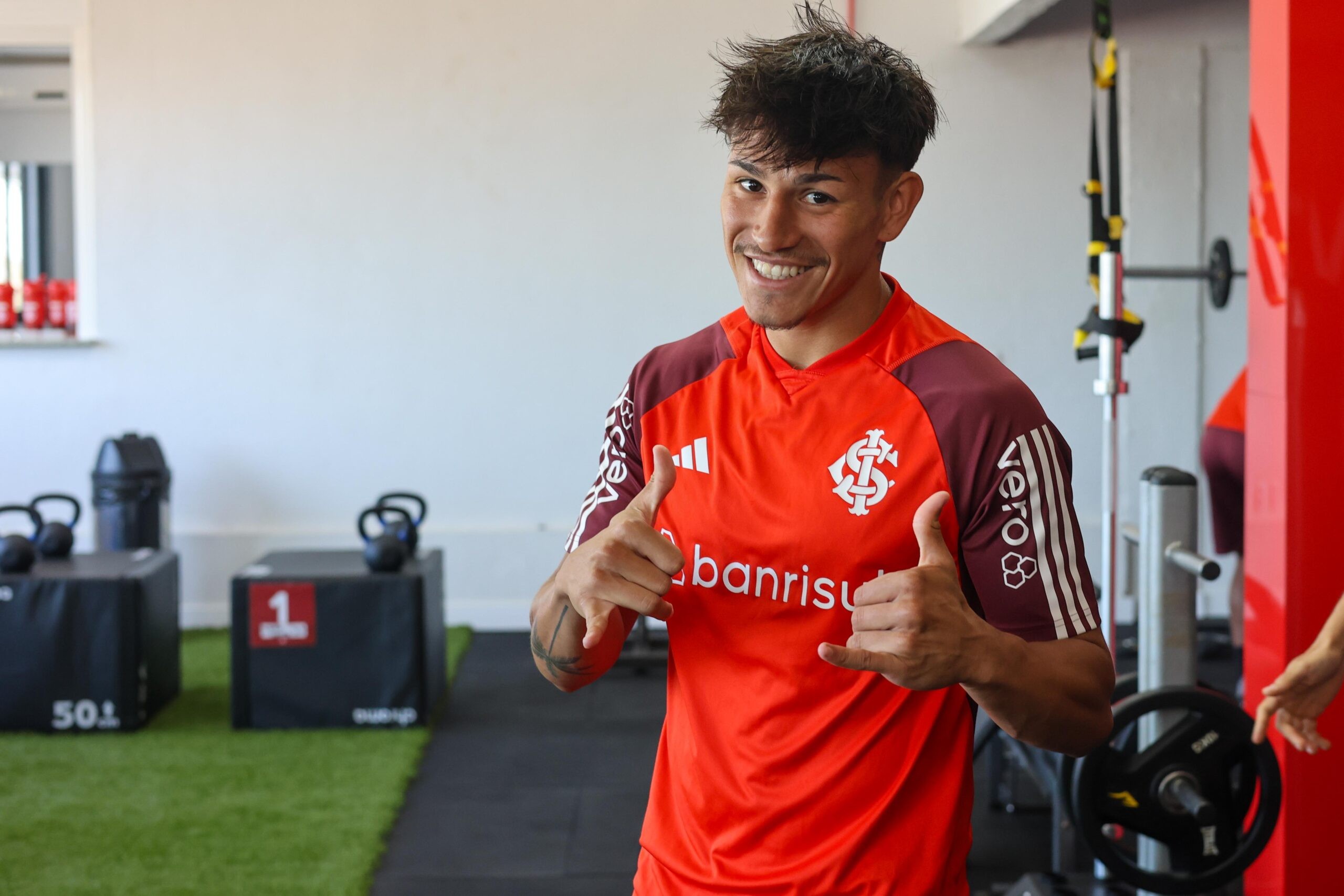 À espera de compra pelo Inter, Bernabei se diverte com pedido por ...