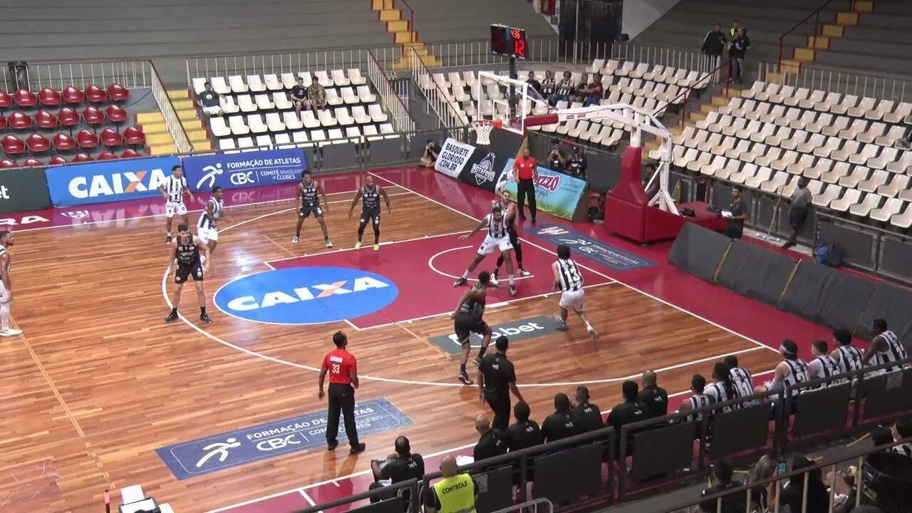 Shamell Stallworth chega aos nove mil pontos e se torna o maior ...