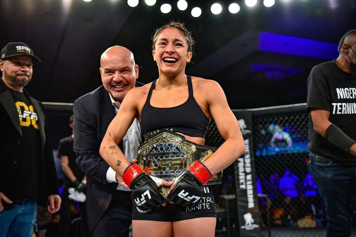 LFA 142: Jaqueline Amorim defende cinturão peso-palha e sonha com UFC ...