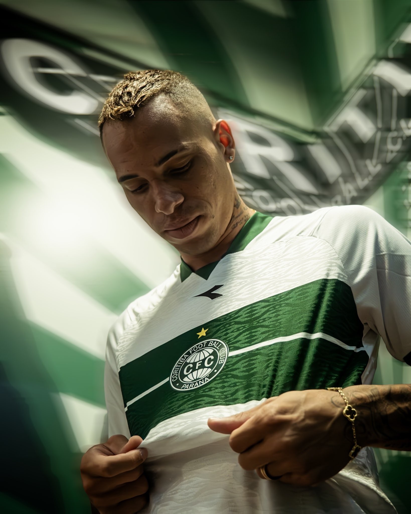 Coritiba anuncia a contratação do atacante Breno Lopes | Ge