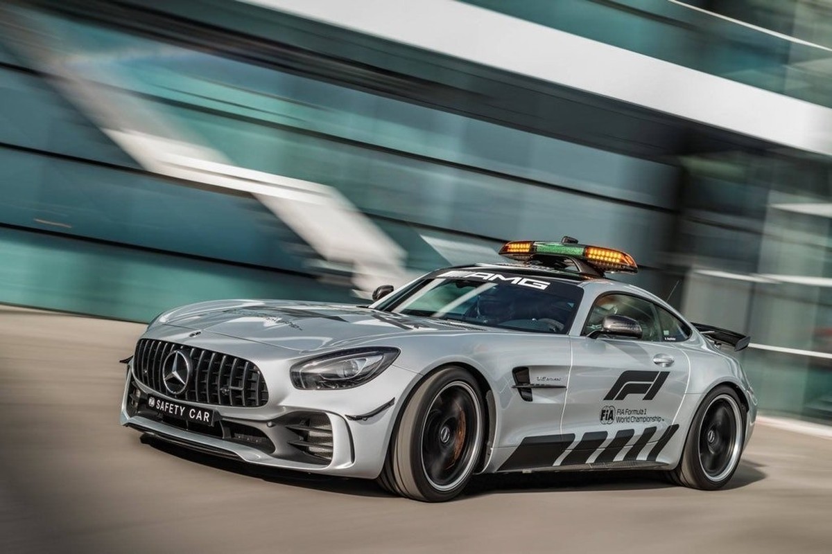 Com máxima de 318 km/h e 585 cv, novo safety car é o mais rápido da ...