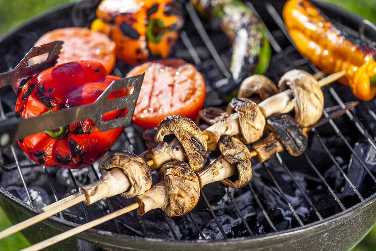 Como fazer um churrasco vegano: dicas e receitas fáceis | receitas | ge