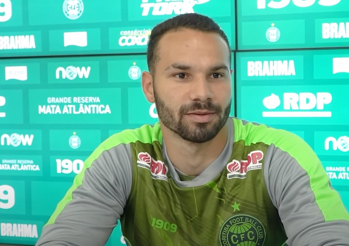 Guarani anuncia contratação do atacante Edson Carioca | guarani | ge